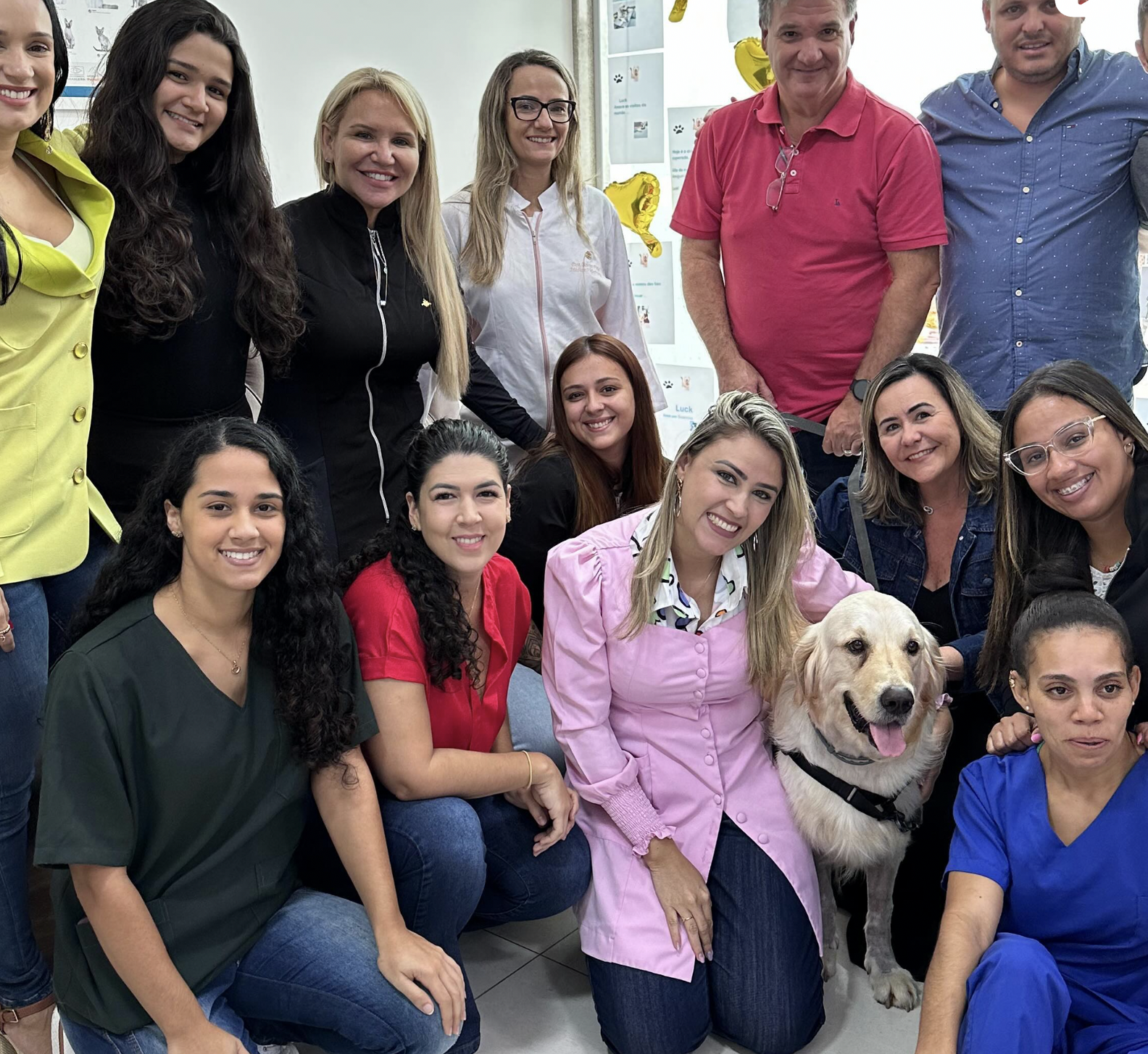 Vet Staff Surprises Dog With The Sweetest Farewell After Long Hospital ...