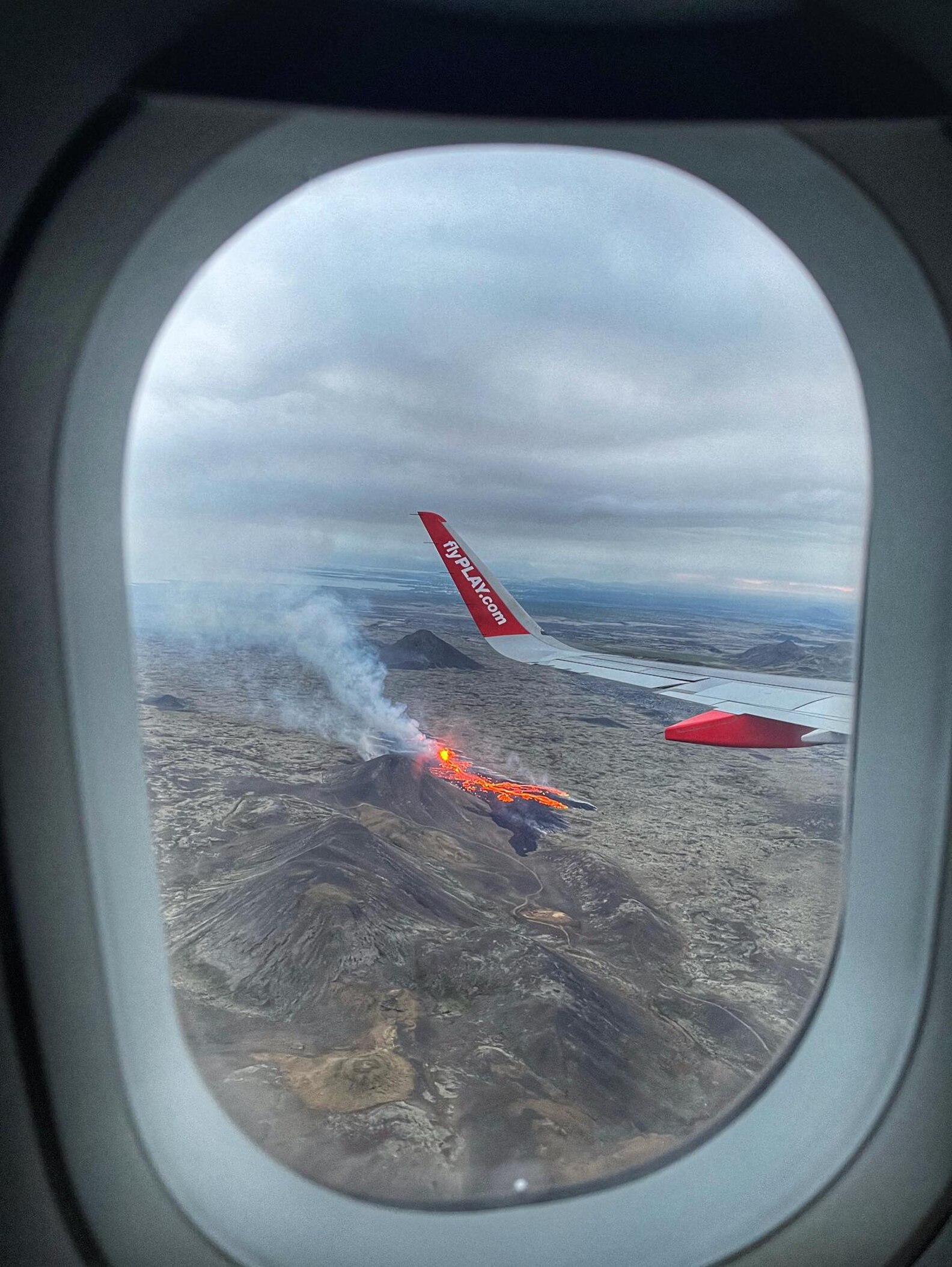 Budget Airline Play Flies Passengers Over Active Volcano in Iceland ...