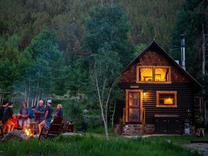 Browsing Center Cabin Model