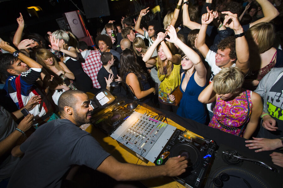 Best Nightlife Travel Destinations: Cities for Parties, Music, and Bars ...