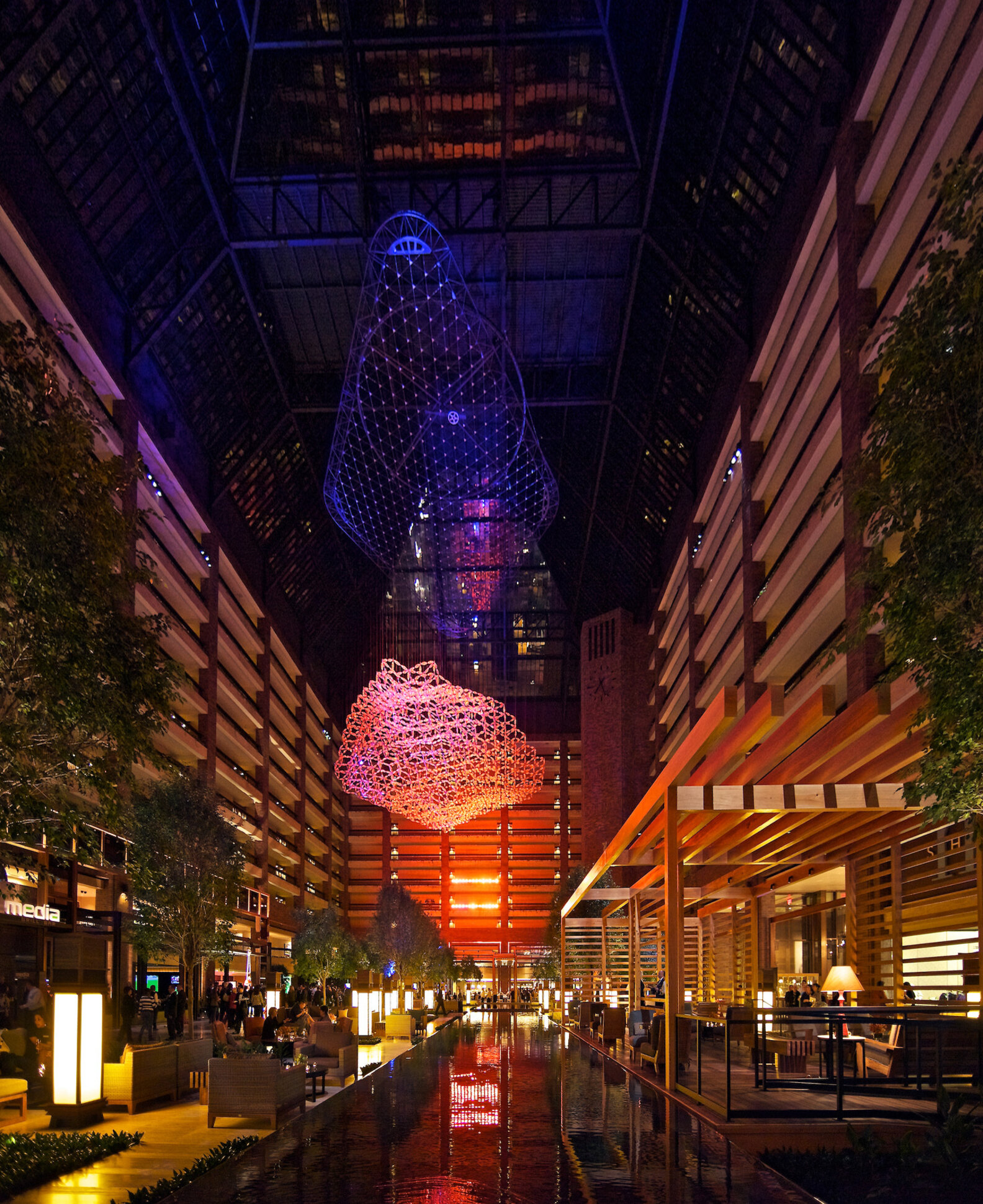 See the World at This Dallas Resort - Thrillist