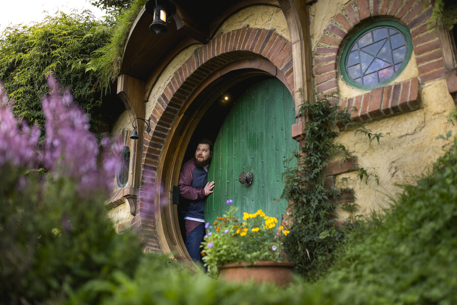 Hobbiton Movie Set Offers New Hobbit Hole Experience for Fans - Thrillist