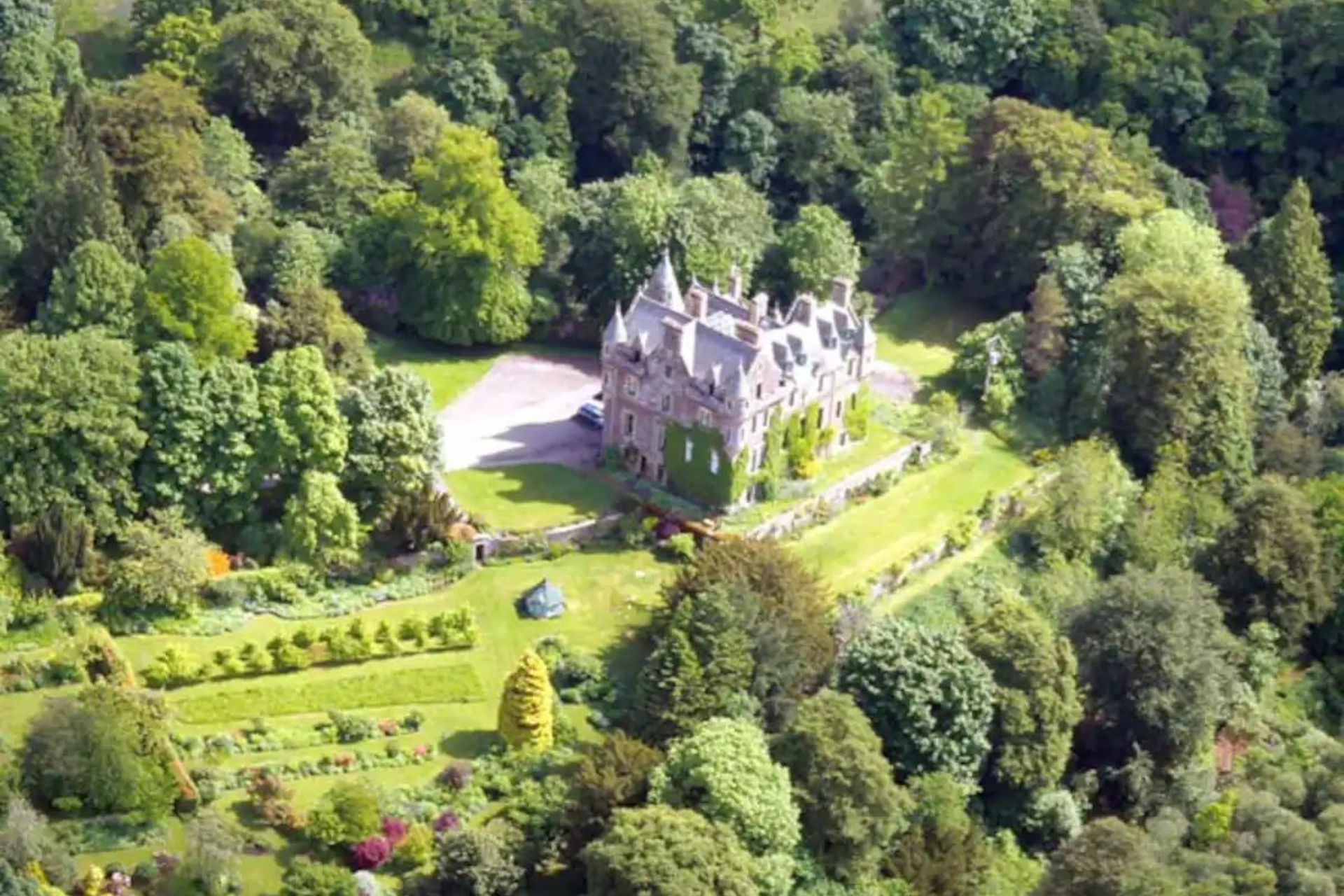 Traitors' Scotland Castle Filming Location Travel: How to Plan a Trip ...