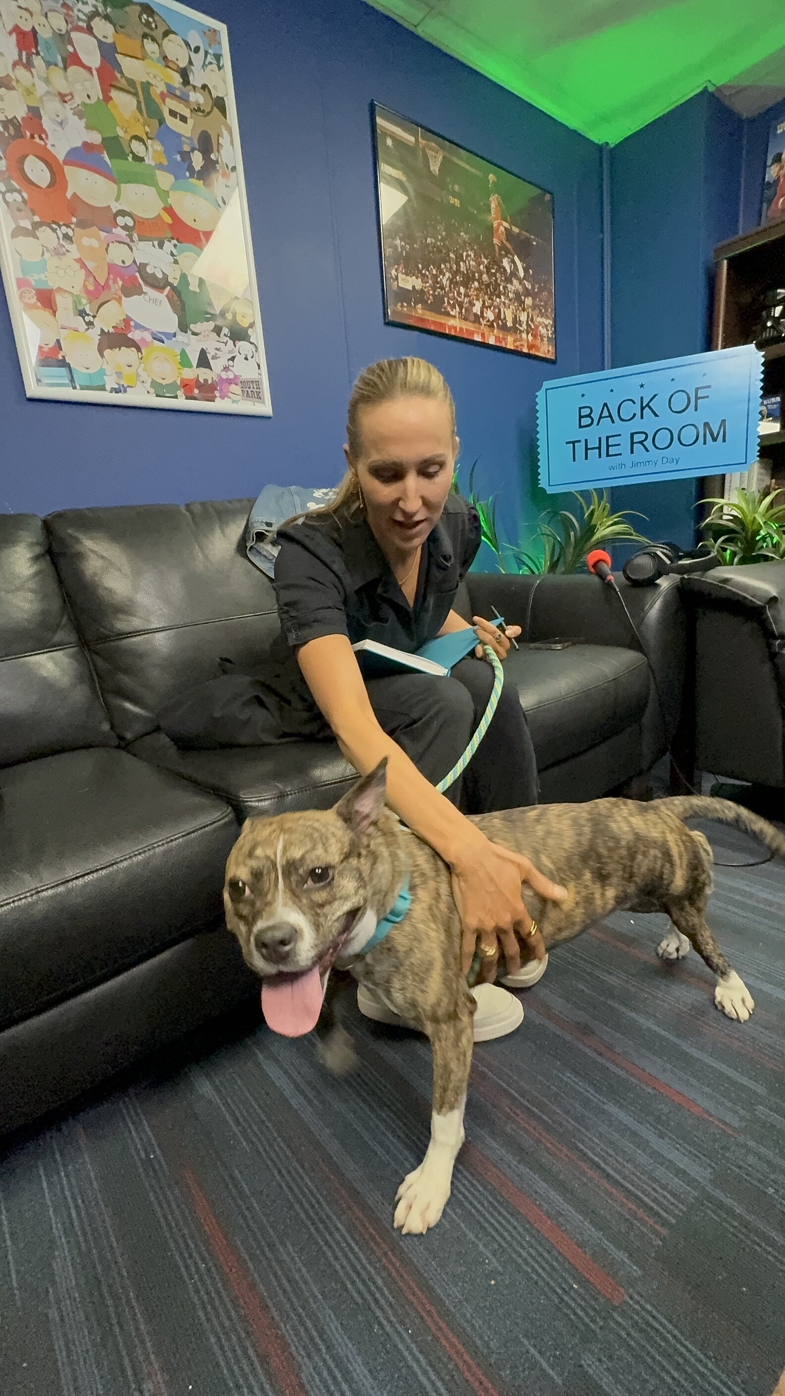 Nikki Glaser Goes On Dodo Dream Date With Dog Who’s Been Returned 3 ...