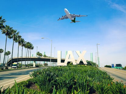 Best Things to Do at LAX: Where to Eat, Shop, and Rest at LAX Airport ...