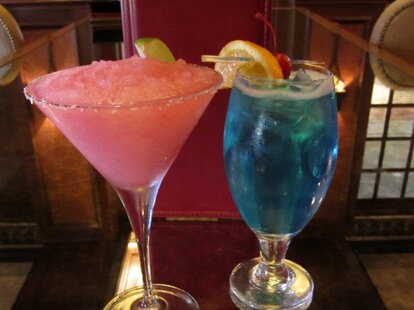 Library Bar: A Bar in Dallas, TX - Thrillist