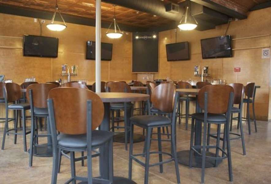 George Street Pub: A Bar in Chicago, IL - Thrillist