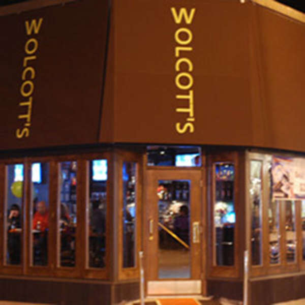 Wolcott's: A Bar in Chicago, IL - Thrillist
