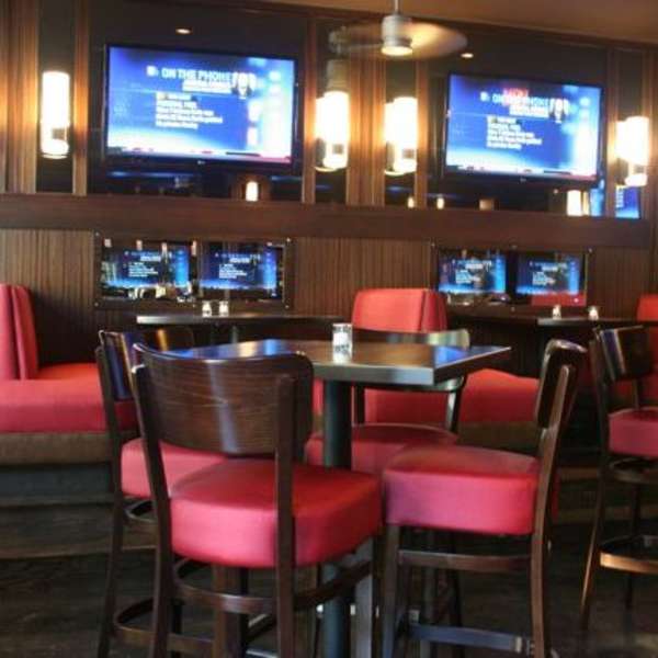 Crossing Bar: A Bar in Chicago, IL - Thrillist
