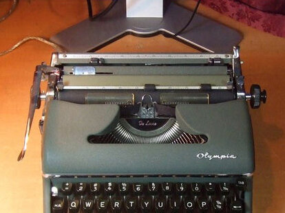 Bringing the click-clack back to typing - Thrillist
