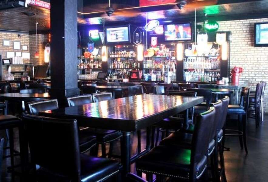 The Pitch: A Bar in Chicago, IL - Thrillist