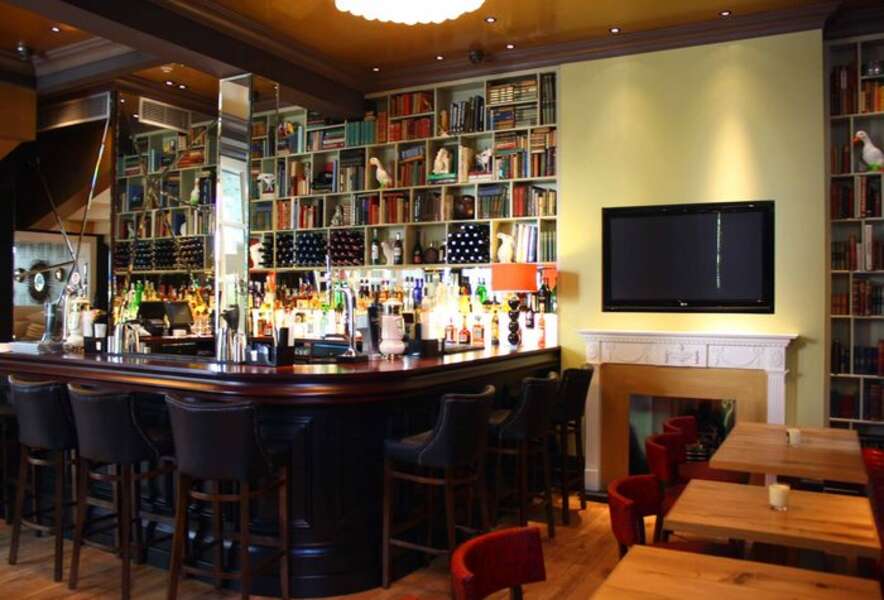 A hard-drinking Chelsea legend you'll hardly recognize - Thrillist