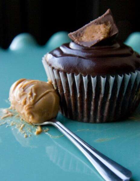 Flirty Cupcakes - Eat - Thrillist Chicago