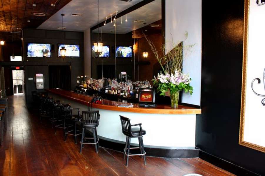 Black Swan Saloon: A Bar in Dallas, TX - Thrillist