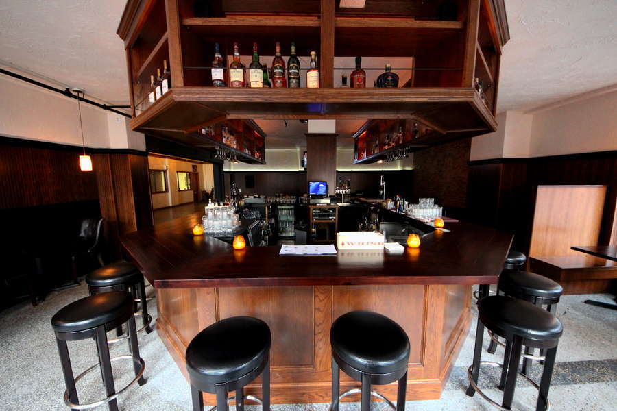 Corner Bar - Drink - Thrillist Seattle