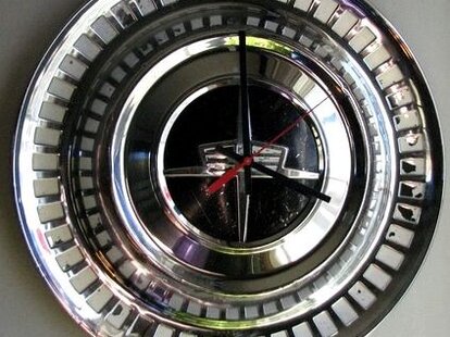 Hubcap Clocks - Thrillist Nation