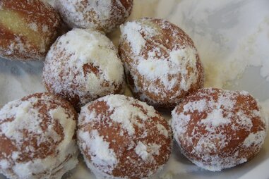 Blue Star Donuts - Eat - Thrillist Portland