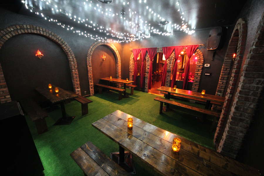 Murray Bar - Sports Bar with Gatorade Cocktails in Murray Hill ...