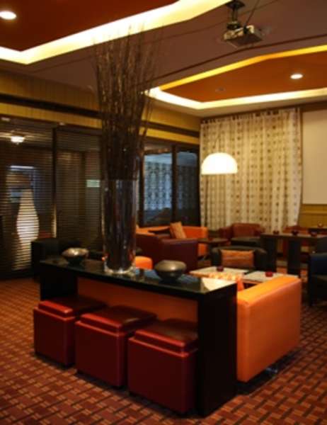 District Lounge SW - Thrillist