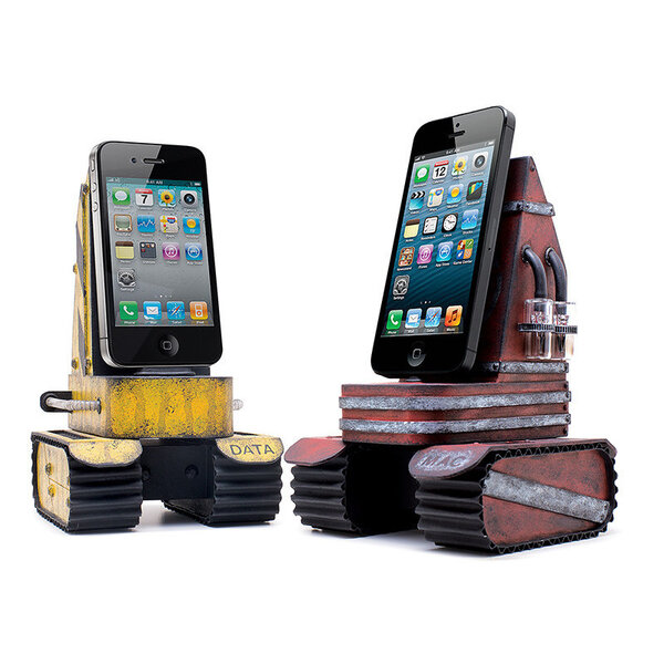 iPhone Tank Charger - Own - Thrillist Nation