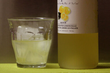 Pollyodd - Drink - Thrillist Philadelphia