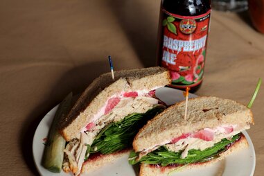 Mudgie's - Eat - Thrillist Detroit