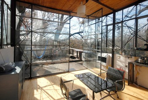 Modern Glass Tree House: A Atlanta, GA Venue.