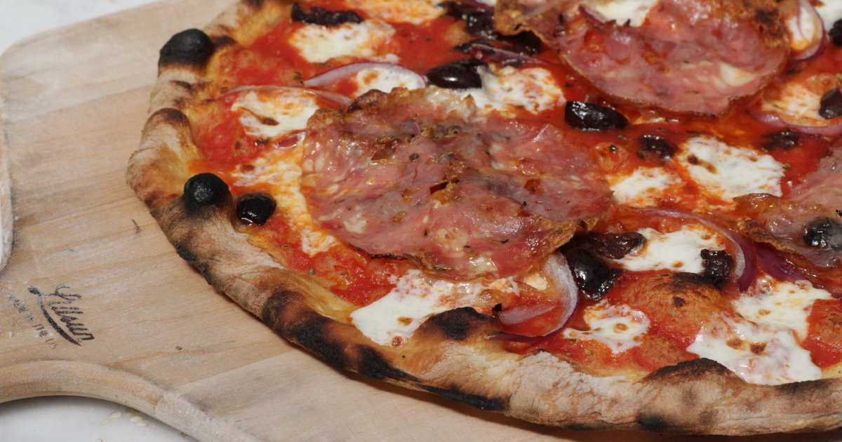 The Standard's sub-High Line pizza garden serving “al fresco pizza” by ...