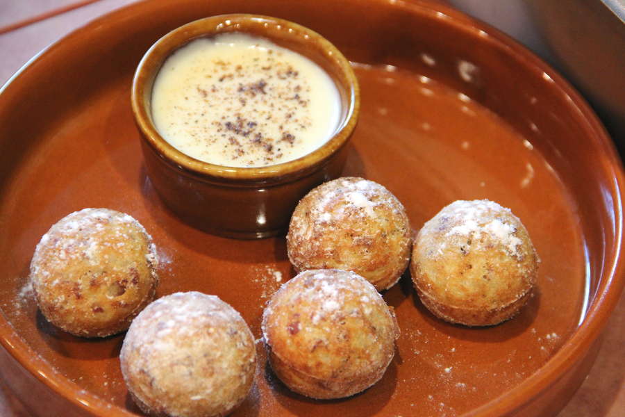 Union Bar & Grill: A Bar in Minneapolis, MN - Thrillist