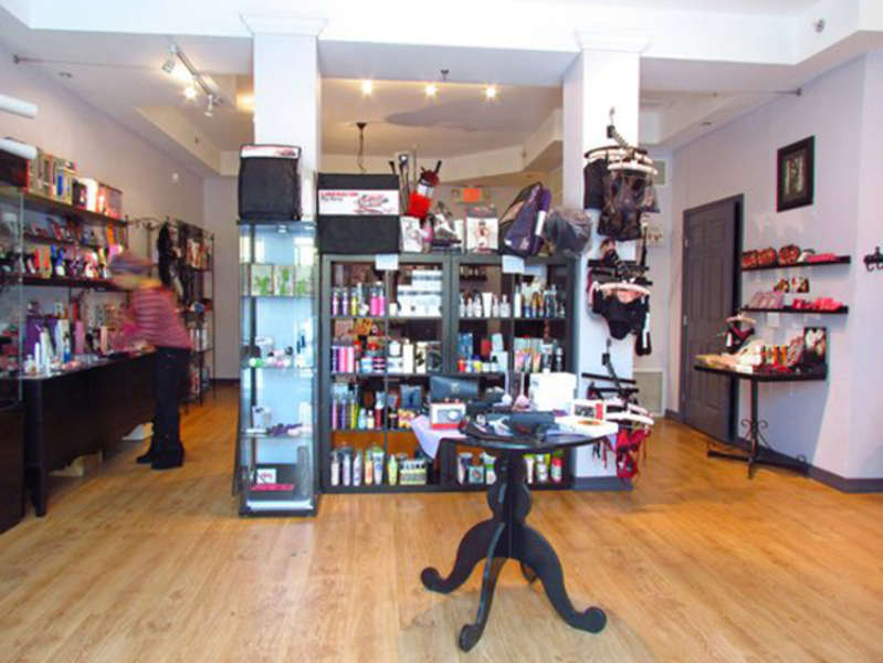 The Velvet Lily: A Other in Philadelphia, PA - Thrillist