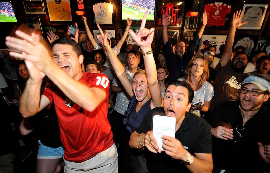 The Starting XI: Counting down America's best soccer bars - Thrillist