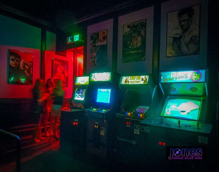 Jones: A Bar in Portland, OR - Thrillist