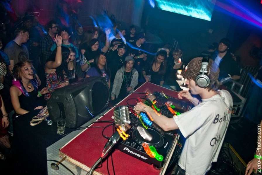 Bar Fly: A Bar in Minneapolis, MN - Thrillist