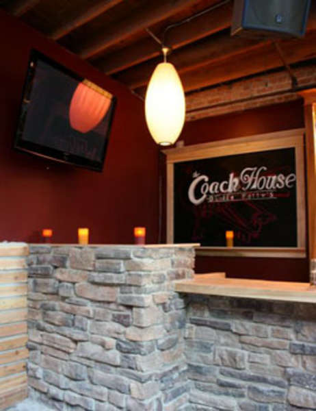 The Coach House - Drink - Thrillist Chicago