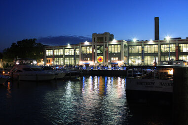 Places to Visit in DC - Travel Guide to Entertain Visitors - Thrillist