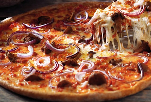 10 Weird Pizza Toppings That Actually Sound Delicious
