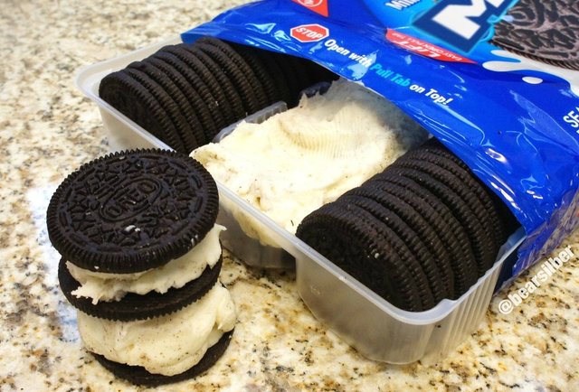 Moreo - Created by Reddit user to Let You Pile on Unlimited Cream Filling