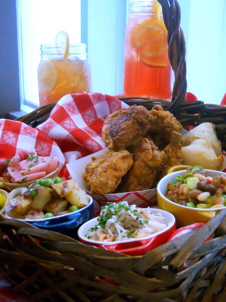 PS7’s Patio Picnics: A Restaurant in Washington, DC, DC - Thrillist