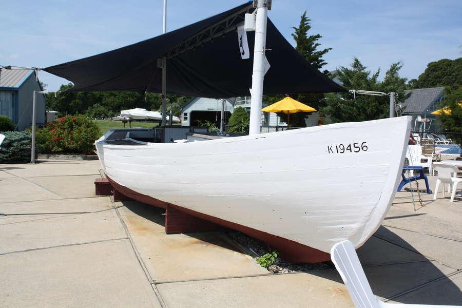 SALT Waterfront Bar & Grill: A Bar in Shelter Island, NY - Thrillist