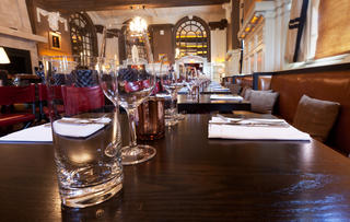 MET Bar and Grill - Thrillist Boston