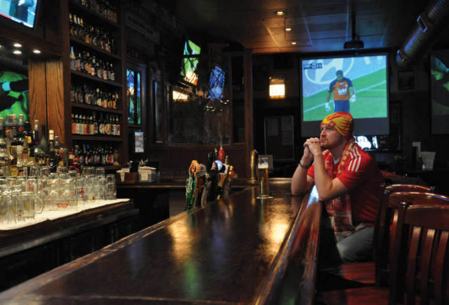The Globe Pub: A Bar in Chicago, IL - Thrillist