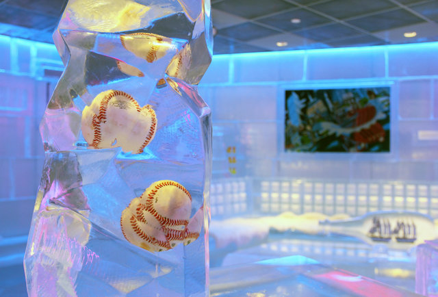 Frost Ice Bar - Drink in a bar made entirely out of ice