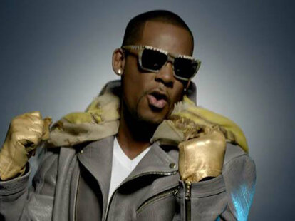 R. Kelly's grocery list includes Go Gurt, dinosaur chicken nuggets ...
